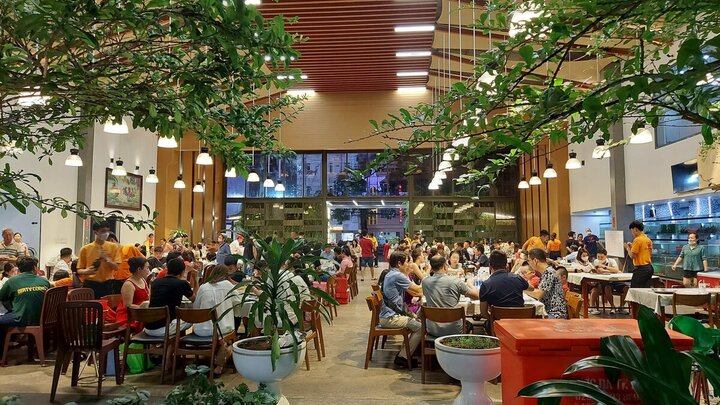 Hanh Nhung Luxury Restaurant